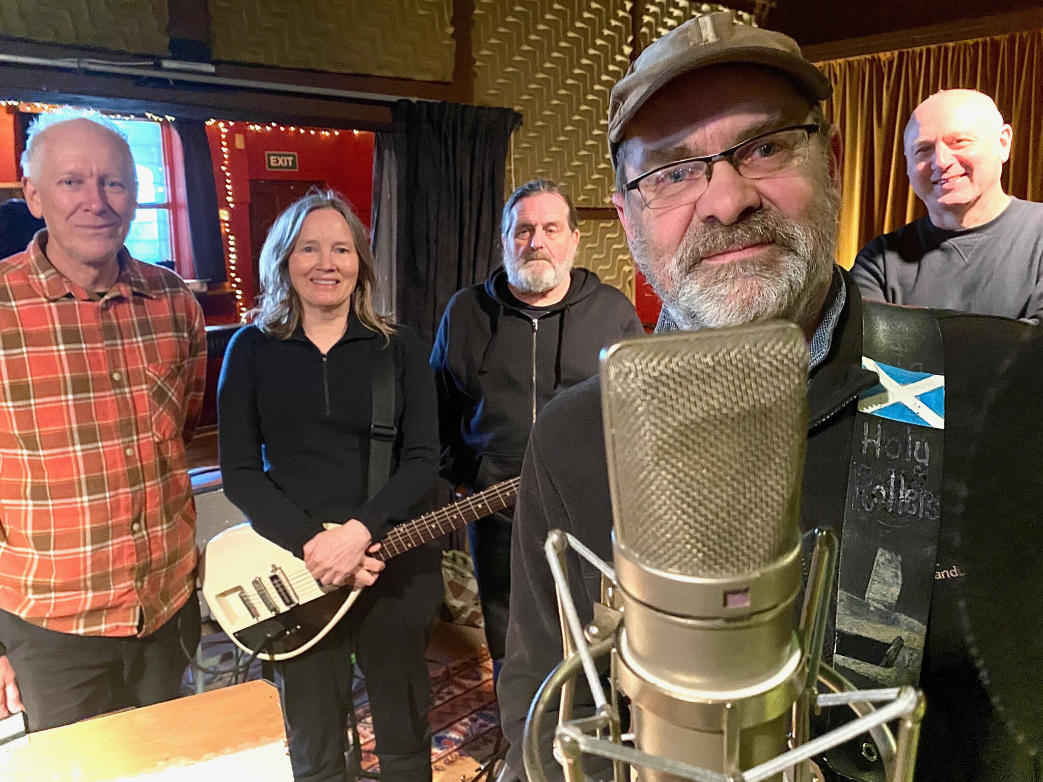 The Bats - Loline: 13th Floor New Song Of The Day