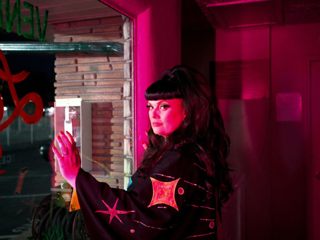 Tami Neilson - Neon Cowgirl (Neilson Records)